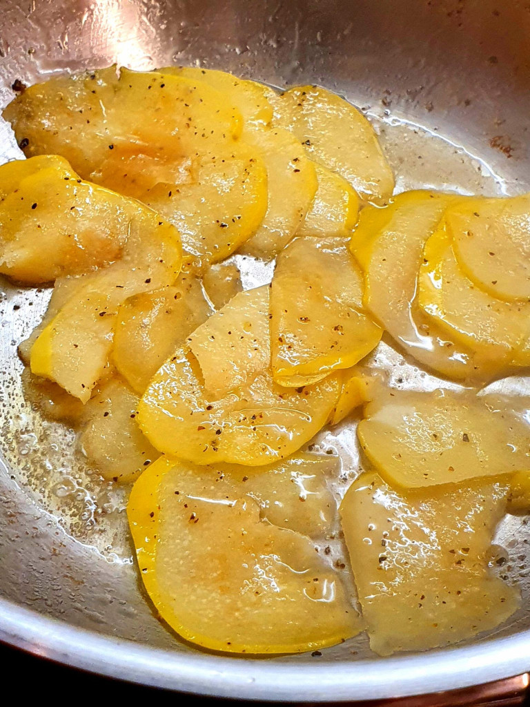 Waldpilz-Quitten-Ragout auf Nudelnestern - Concept Kitchen